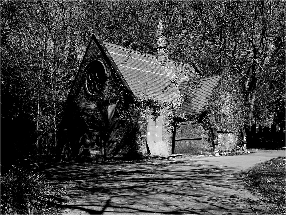 Derelict Chapel in Tyldesley Cemetery by johnriley - Pentax User